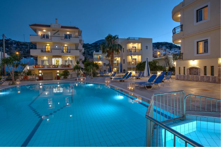 Panorama Hotel and Apartments in the center of Stalis - Crete