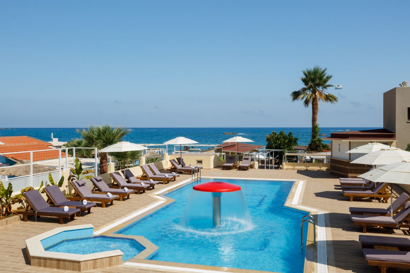 Panorama Hotel and Apartments in the center of Stalis - Crete